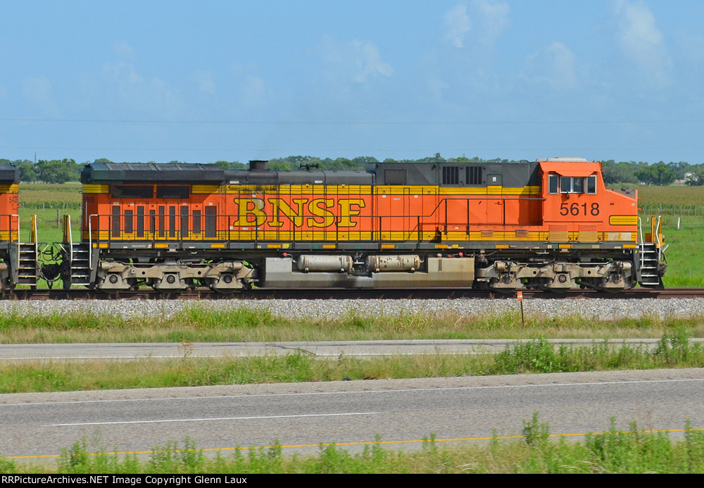 BNSF 5618